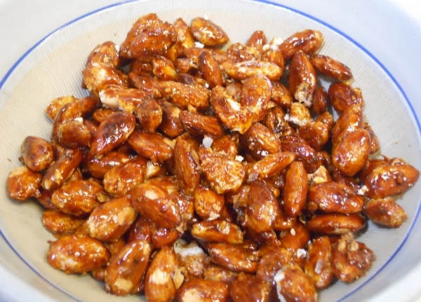 Almendras caramelizadas | The cook monkeys