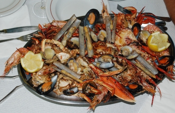 Parrillada de marisco | The cook monkeys